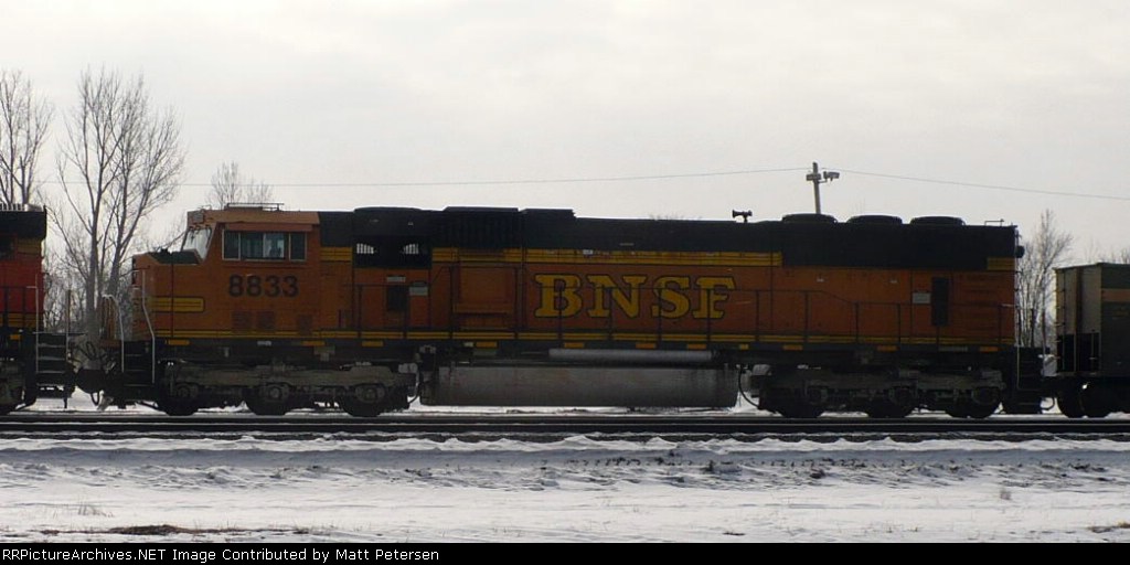 BNSF 8833